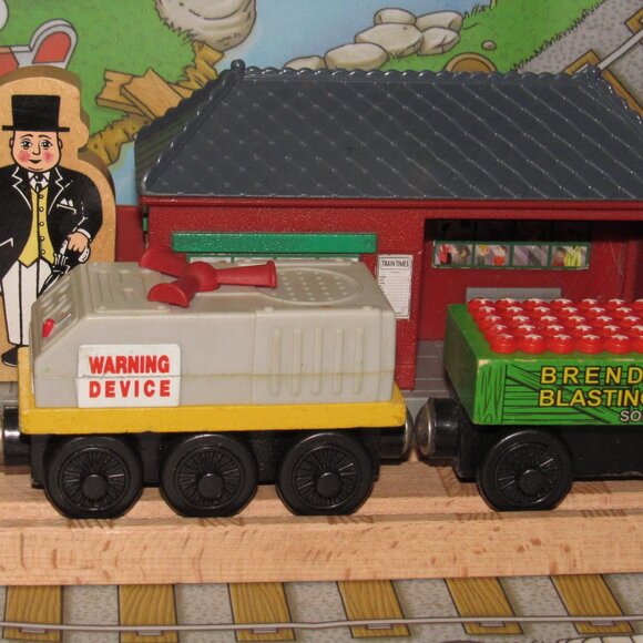 Thomas & Friends | Toys | Thomas Wooden Railway Train Engine Track ...